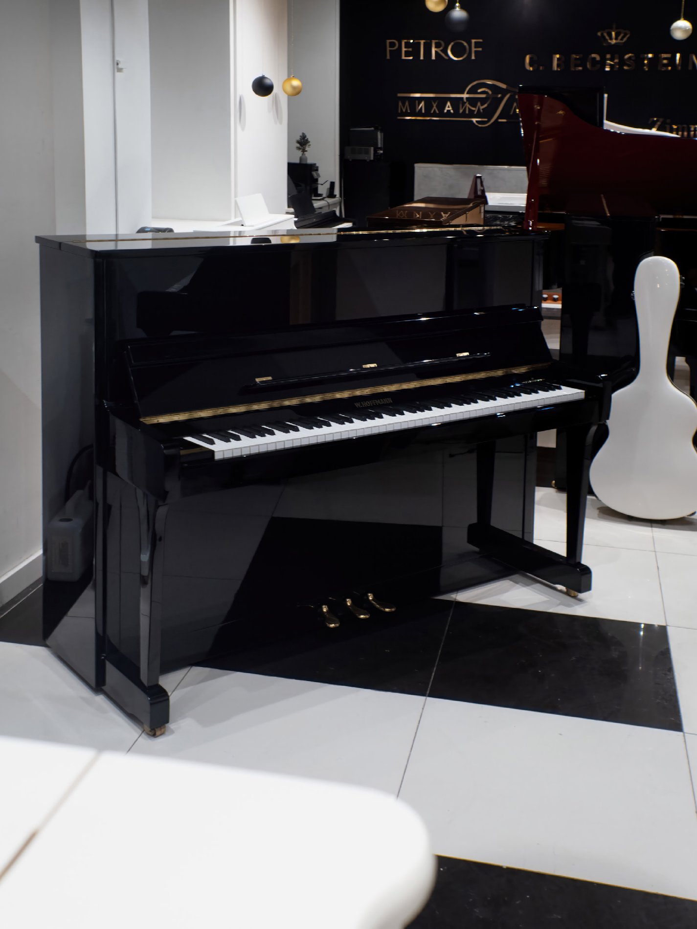 Пианино W. Hoffmann Vision V 120 (BU) черное, полированное - купить в ...